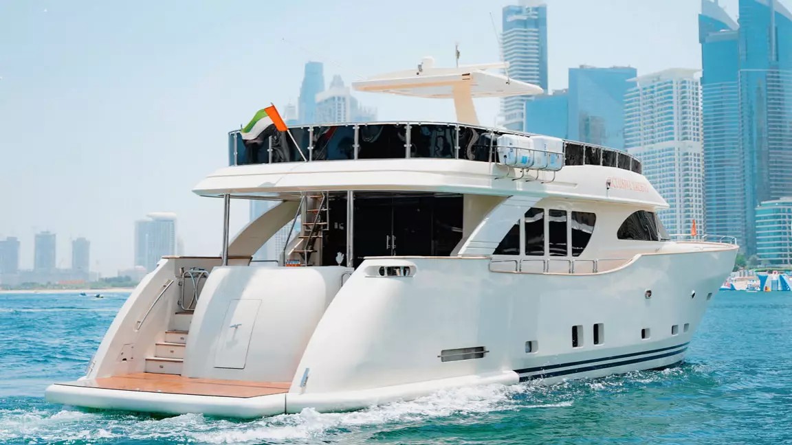 80ft Luxury Yacht - Dubai Boat Rentals